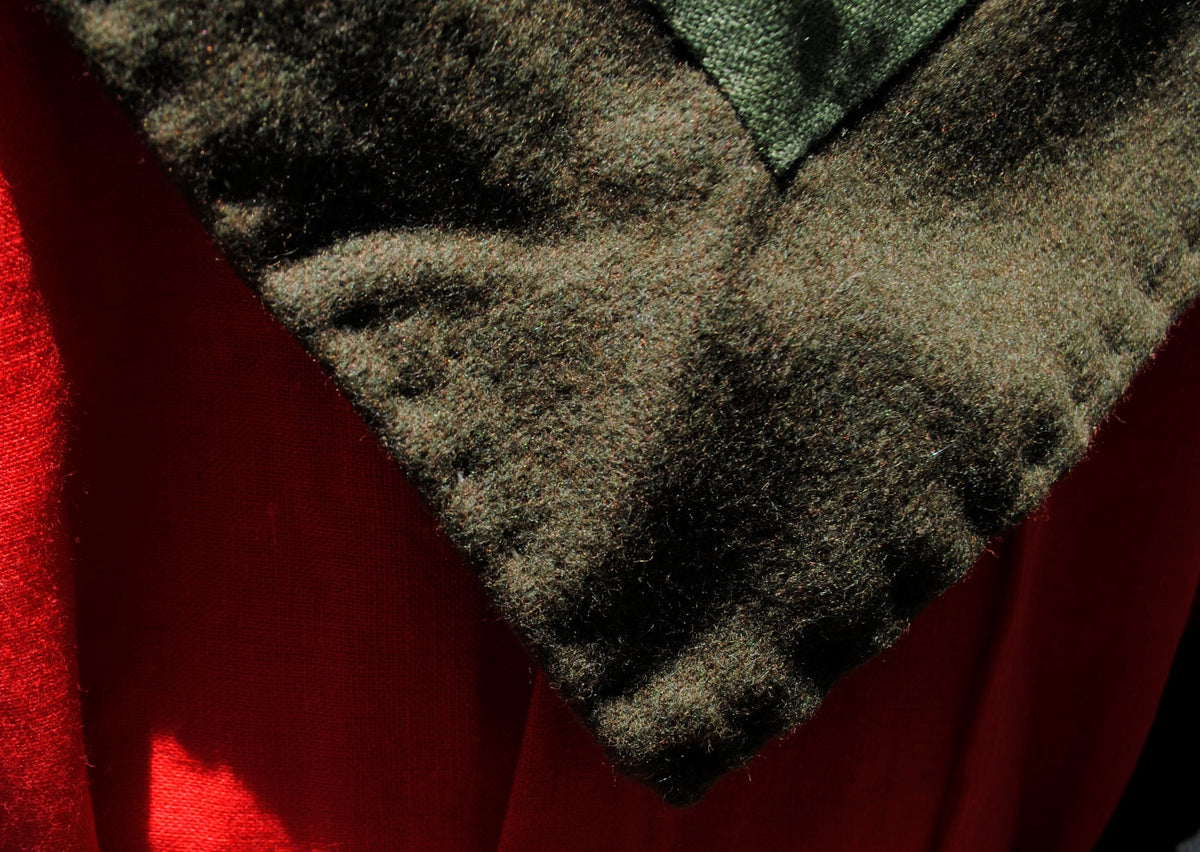 Embroidered Skjoldehamn Hood – Ylva The Red